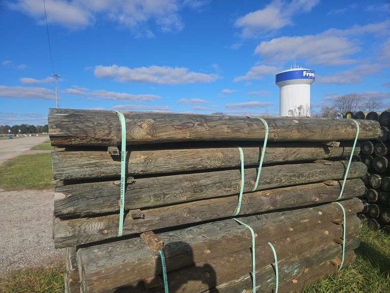 083 - (28) 6" X 8" TREATED FENCE POST - Bonnigson & Associates