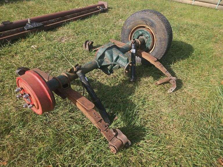 172 - FORD REAR END 5 BOLT HUB - Bonnigson & Associates