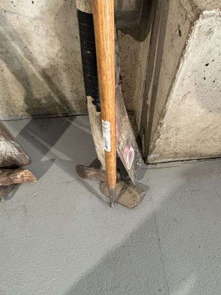 Hoe, ax, spade - Bonnigson & Associates