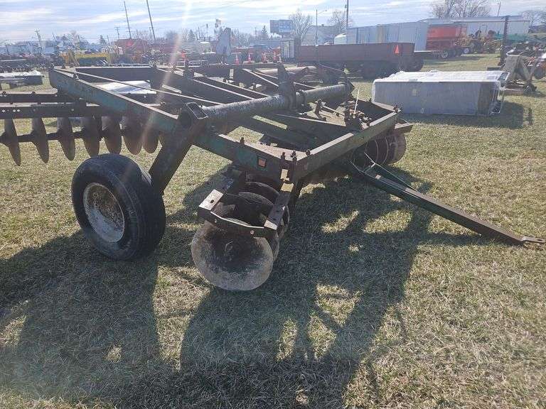 6957 - OLIVER 252 DISC - 12 FOOT - Bonnigson & Associates