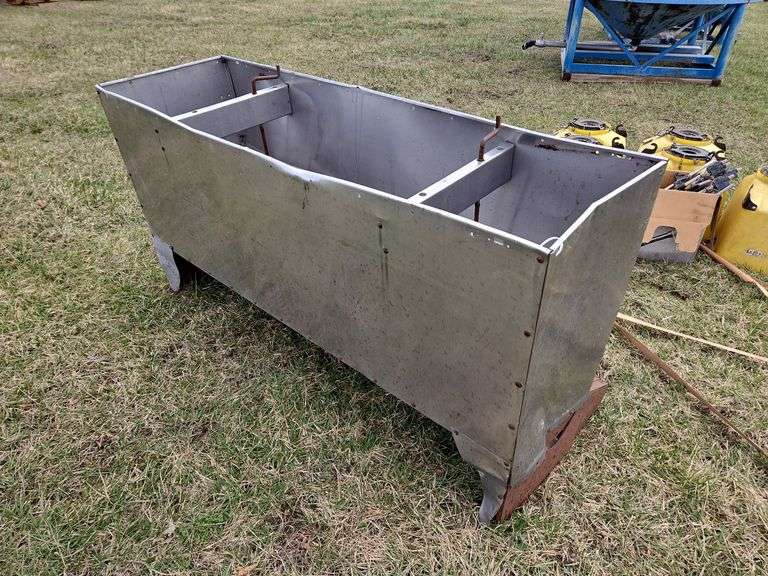5938 - STAINLESS ONE-SIDED HOG FEEDER - Bonnigson & Associates