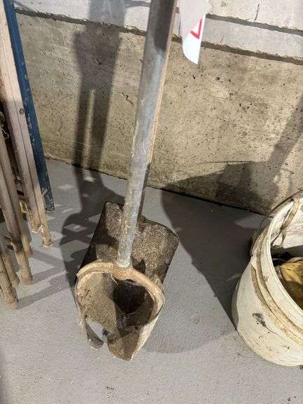 Post hole digger, shovel - Bonnigson & Associates