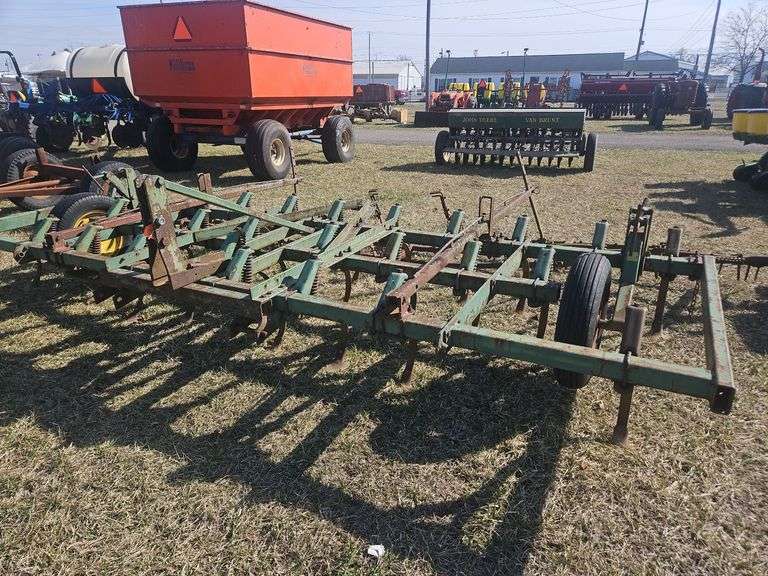 6264 - JOHN DEERE 3 POINT FIELD CULTIVATOR - Bonnigson & Associates