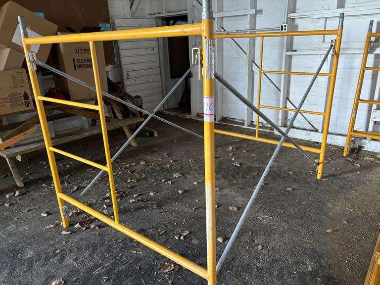 Section of scaffolding - Bonnigson & Associates