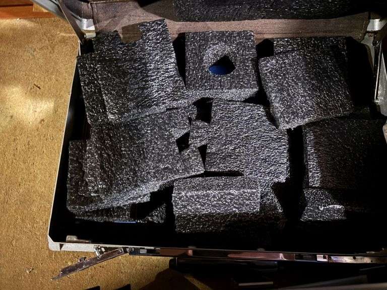 3 – Stanley storage boxes with items and a briefcase - Bonnigson ...