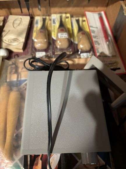 Wood carving station, electric Optima 2 Plus, and gouges, etc ...