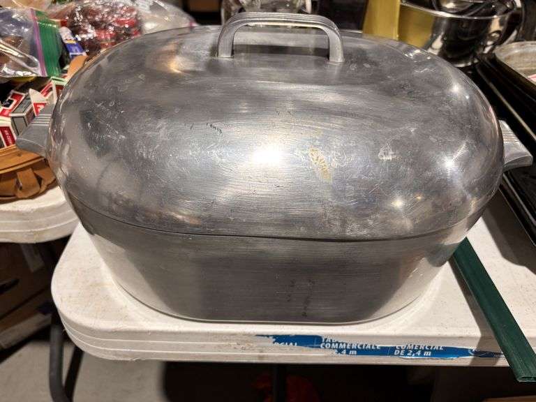 Roaster pan, blender, coffee maker - Bonnigson & Associates