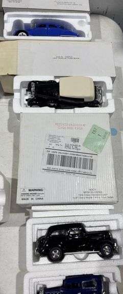 1936 Lincoln, 1933 Cadillac Fleetwood, 1932 Chevy Standard coach, 1937 ...