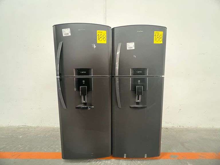 Lote de 2 refrigeradores, contiene: 1 Refrigerador con dispensador de ...