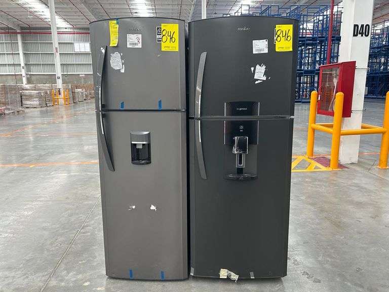 Lote de 2 refrigeradores, contiene: 1 Refrigerador con dispensador de ...