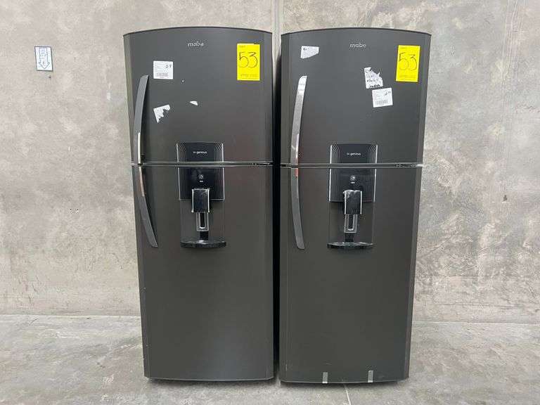 Lote de 2 refrigeradores, contiene: 1 Refrigerador con dispensador de ...