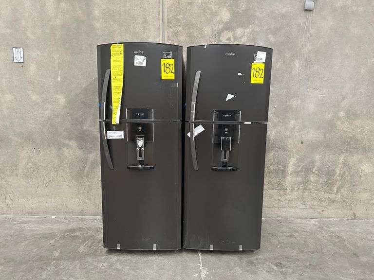 Lote de 2 refrigeradores, contiene: 1 Refrigerador con dispensador de ...