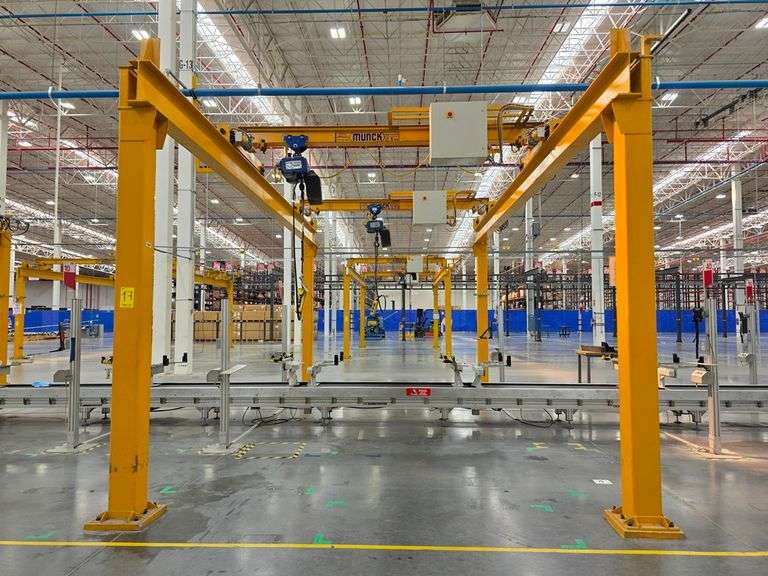 MUNCK 1-ton traveling crane with 8“ x 8” IPR beam and 12“ x 6.5” joist ...