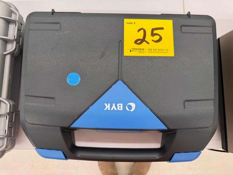 BYK MICRO TRI GLOSS METER , model 4563, serial number 1428191 / BYK Medidor de Brillometro ...