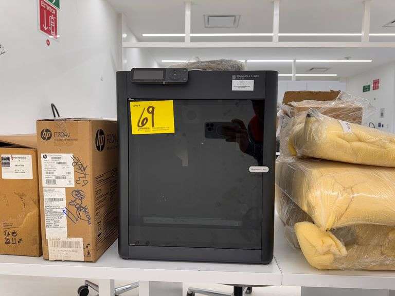 BAMBU LAB P15 PRINTER 3D, model PF001-U, serial number 240305JB10 ...