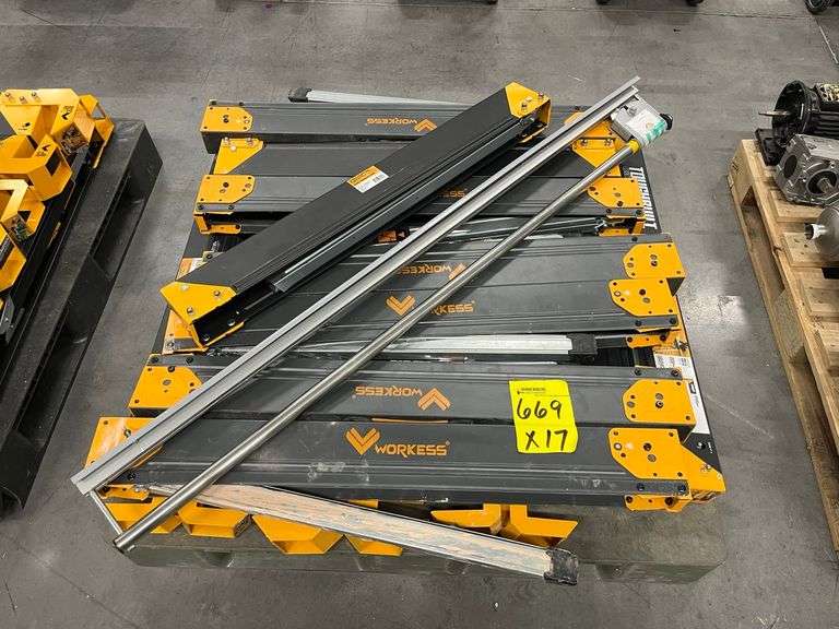 (17x) WORKESS Portable Folding Workbench, Model C300 / Mesa de trabajo ...