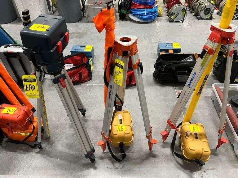 TOPCON VR7049 Optical Level Kit, Model ATB2 Includes tripod and ruler ...