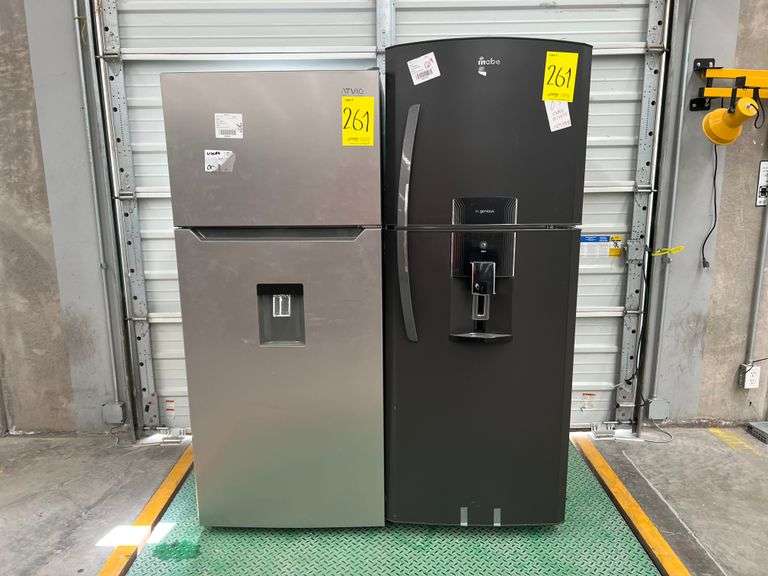 Lote de 2 refrigeradores, contiene: 1 Refrigerador con dispensador de ...