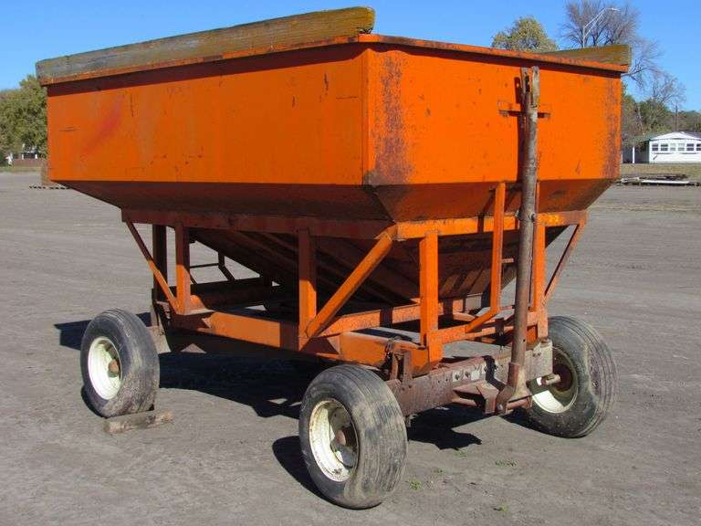 Gravity Side Dump Wagon-Kory Farm Equipment - Bramer Auction & Realty