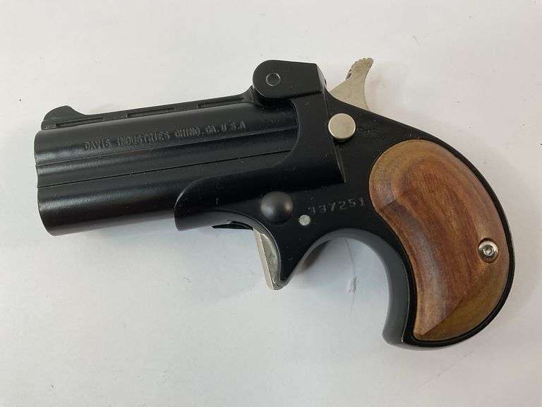 DAVIS INDUSTRIES D-32 32 AUTO - Brian Burke Auctions