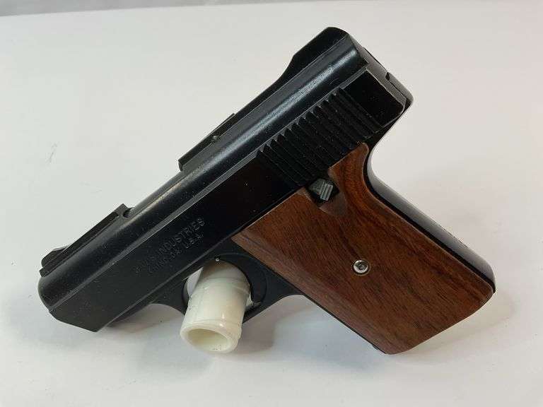 DAVIS INDUSTRIES P-32 32 AUTO - Brian Burke Auctions