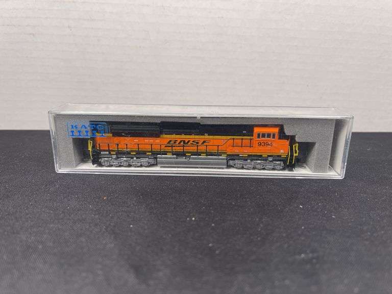 KATO 176-8435 SD70ACE BNSF #9394 N SCALE - Brian Burke Auctions