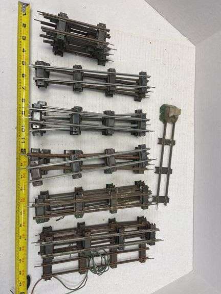 Marx track 39 pieces of curved track, 26 pieces of straight track, 6 ...