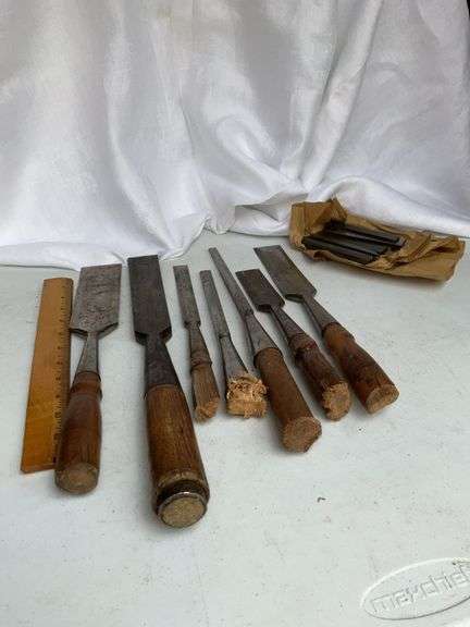 Woodworking chisels - Brian Burke Auctions