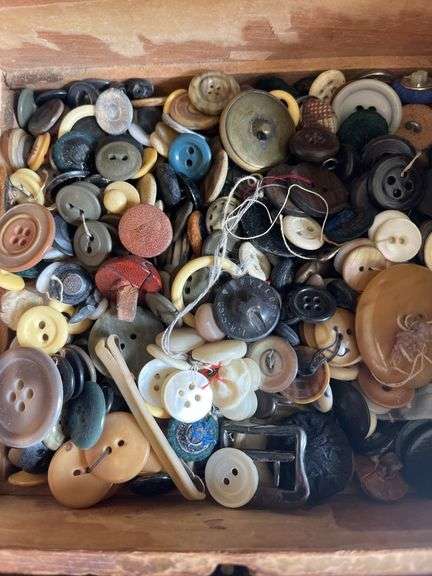Vintage Buttons - Brian Burke Auctions