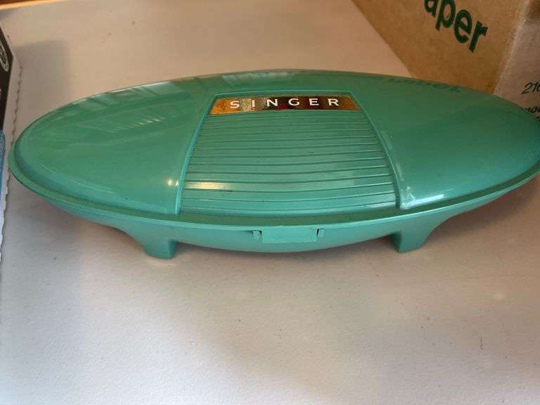 Singer Button Holder 1948 - Brian Burke Auctions