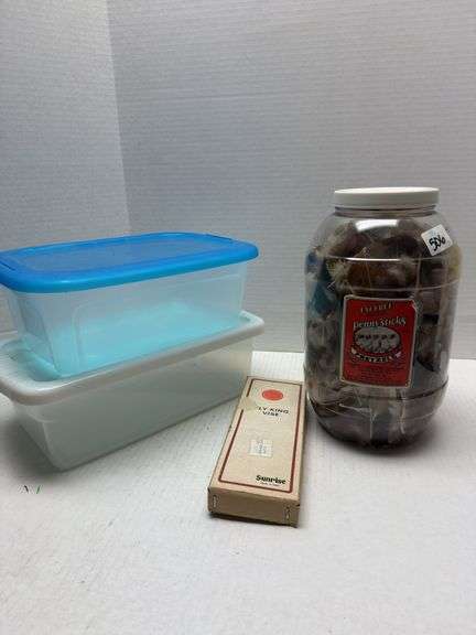 Fly King Vise in Box, 40oz of Feathers for Fly Tying, 2- Plastic ...