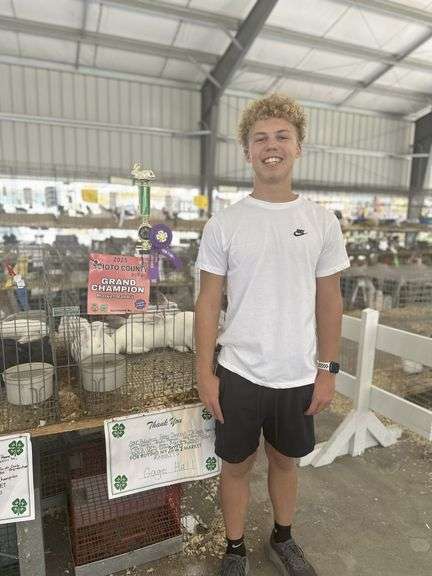 Grand Champion Rabbit - Gage Hall Hip Hops - Breeders World