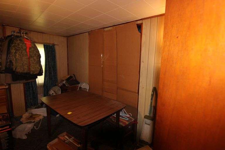 House. Remaining Contents of Room: Cooler, Wardrobe etc - ByceAUCTION ...