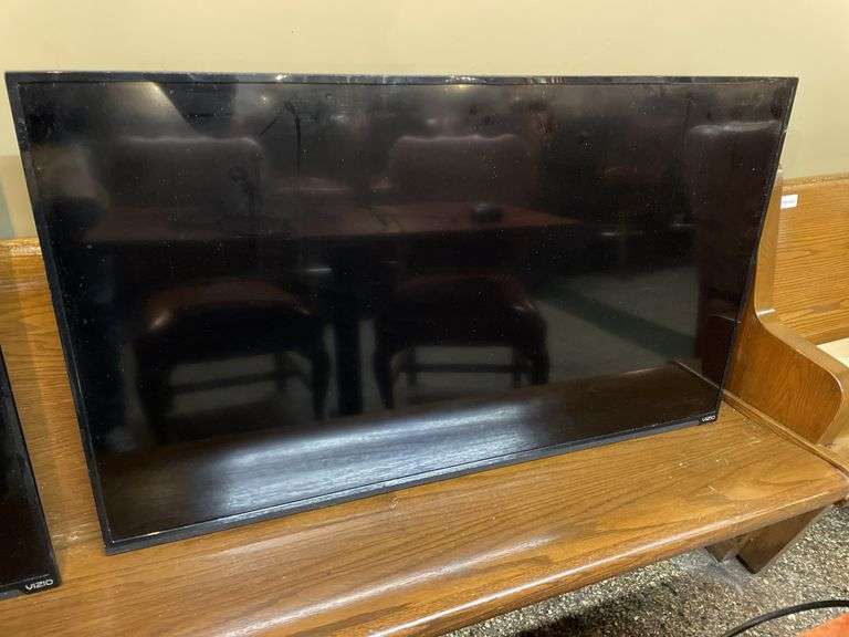 Vizio 50 inch flatscreen television model D50 – D one. With anchor pole ...