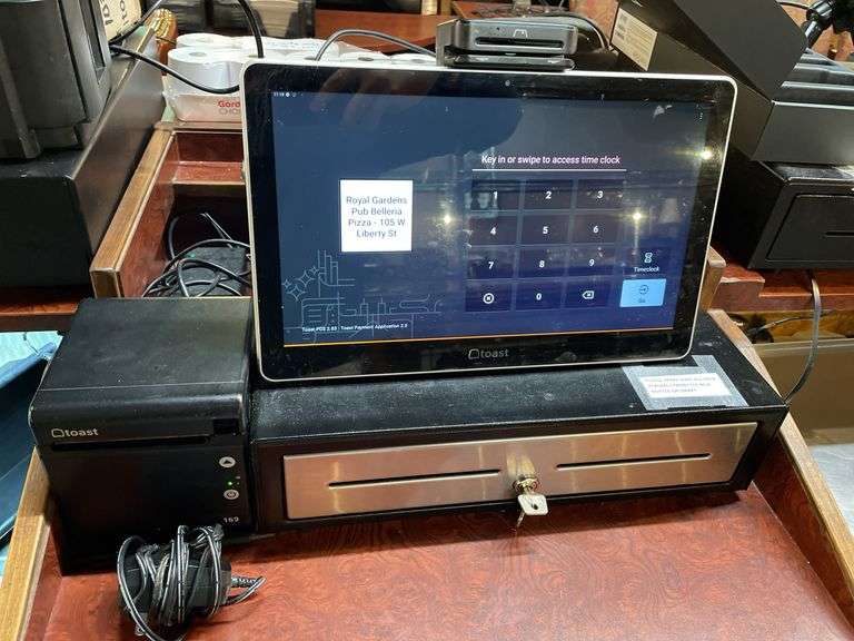 Complete Point of sale system. 2 terminals, Square device, printers ...