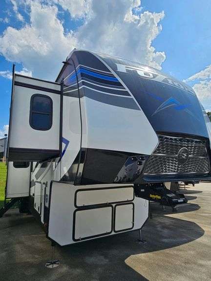 2021 KEYSTONE FUZION 429 - Camping World