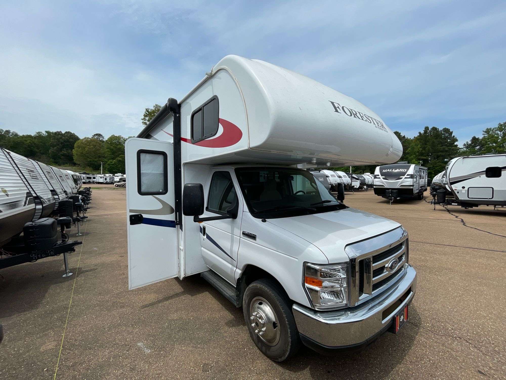 2019 FOREST RIVER FORESTER 2421DSF - USED - Camping World