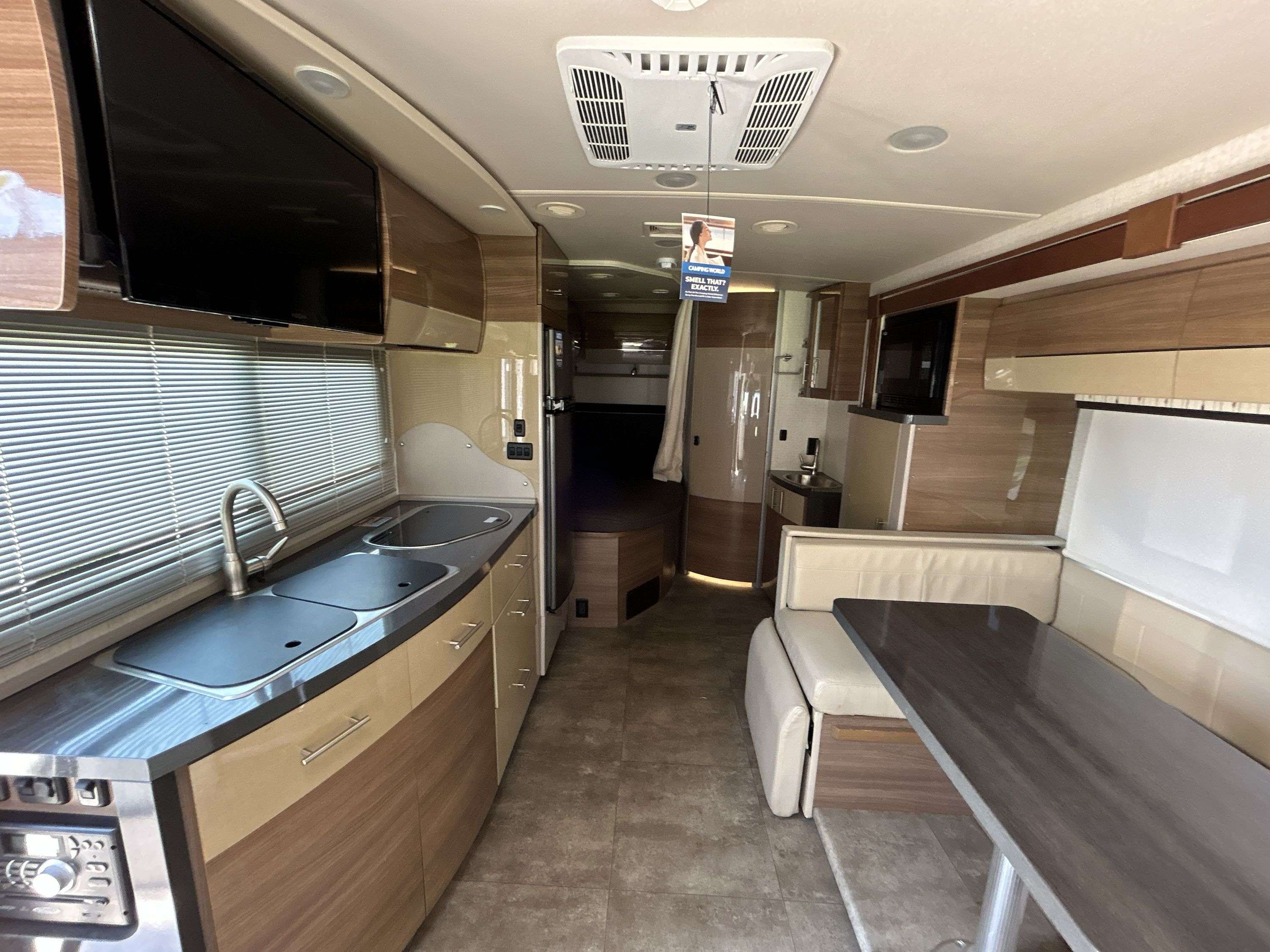 2016 WINNEBAGO NAVION 24J - Camping World