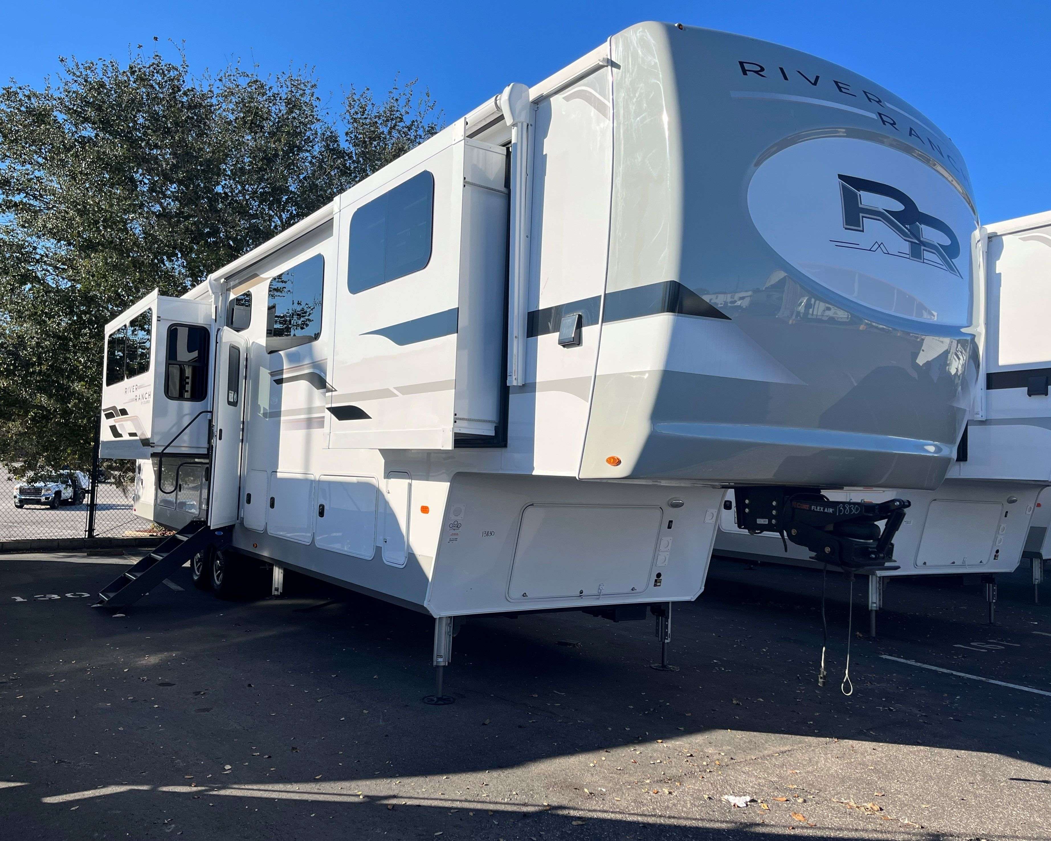 2022 FOREST RIVER RIVER RANCH 392MB - NEW - Camping World