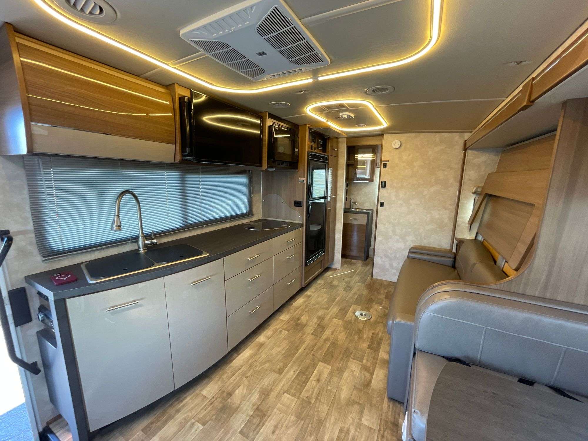 2018 WINNEBAGO VIEW 24D - Camping World