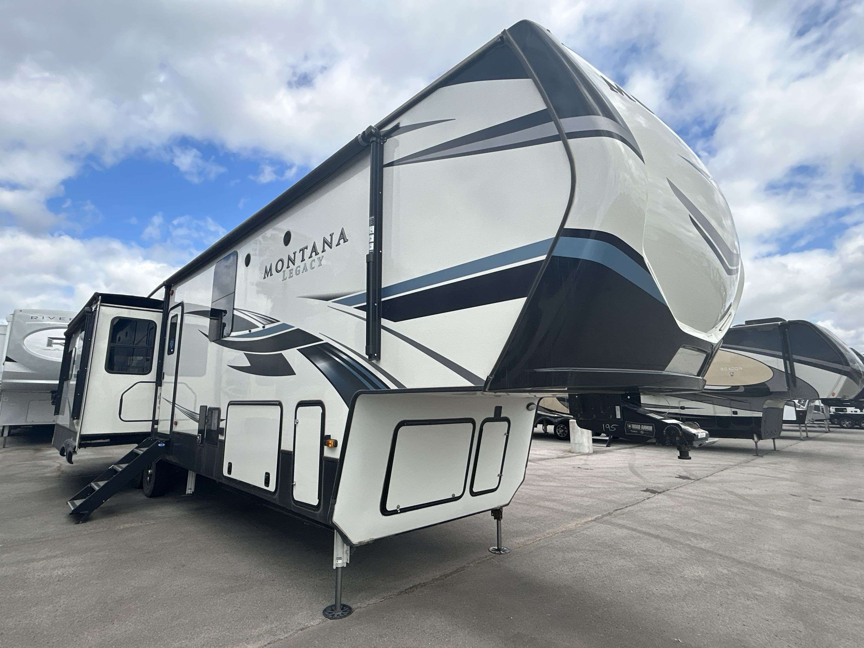 2021 KEYSTONE MONTANA LEGACY 3931FB - USED - Camping World