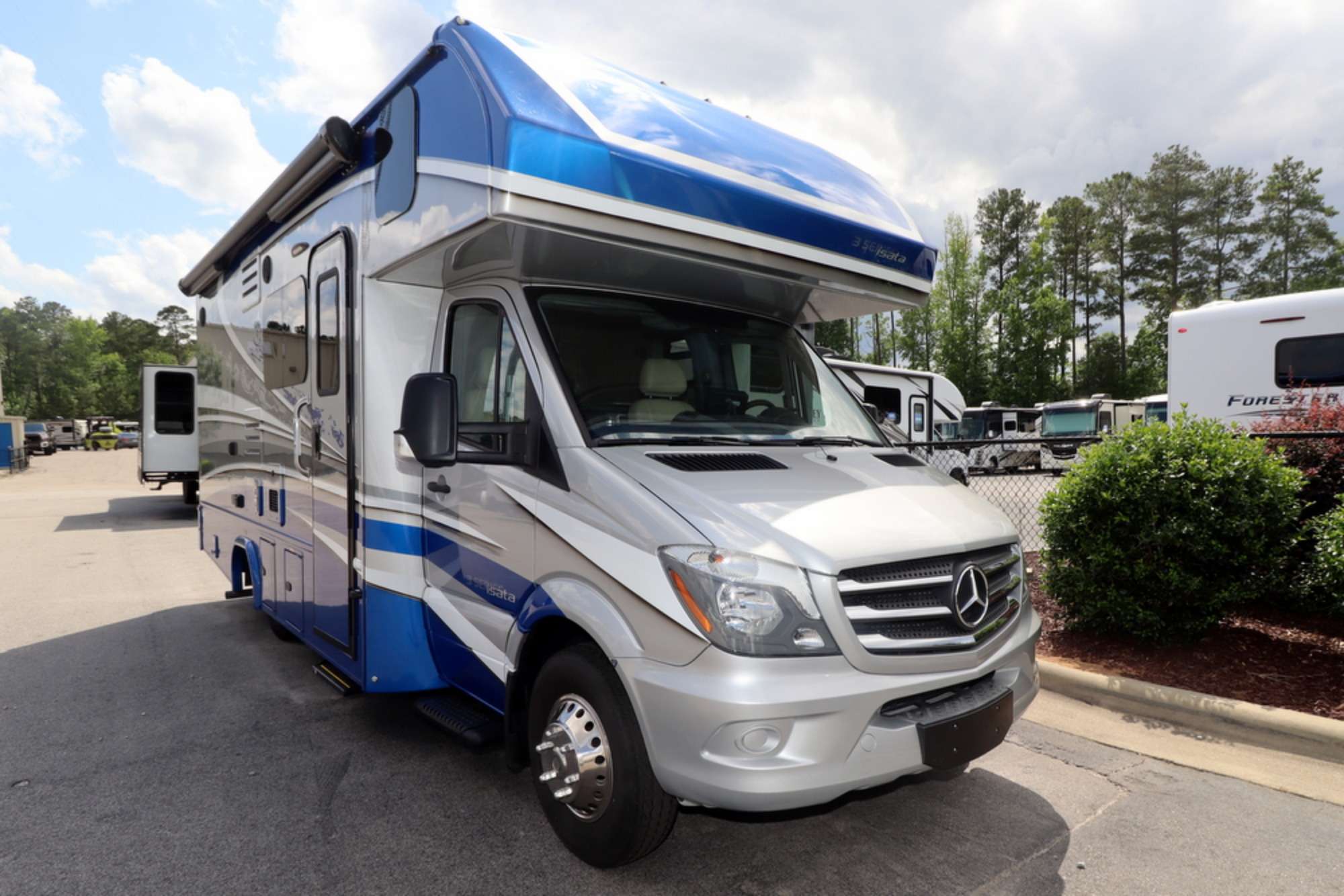 2020 DYNAMAX ISATA 3 24FW - USED - Camping World
