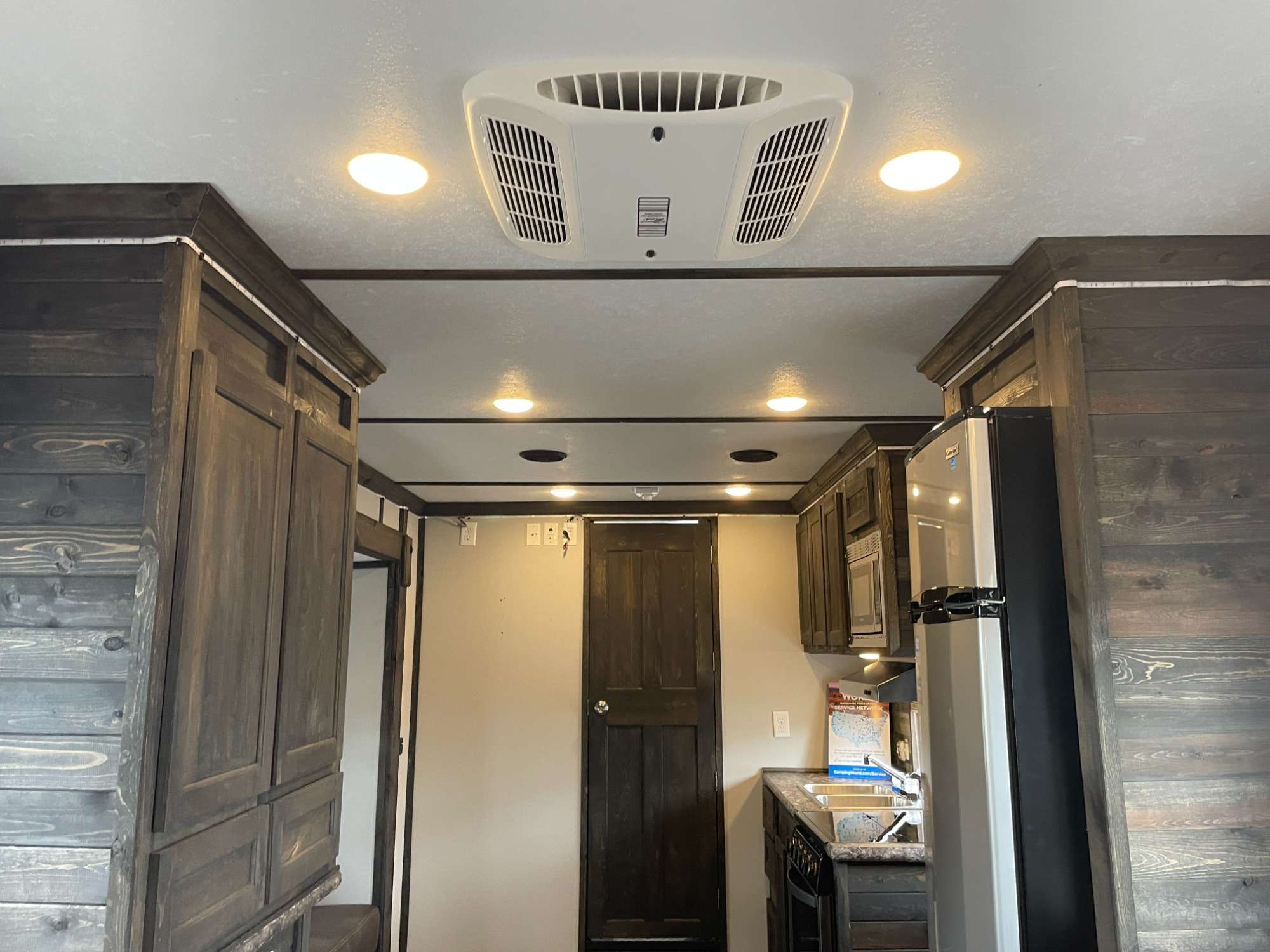 2022 AMERICAN SURPLUS ICE CASTLE RV 8X24V 20TH ANNIVERSARY - USED ...