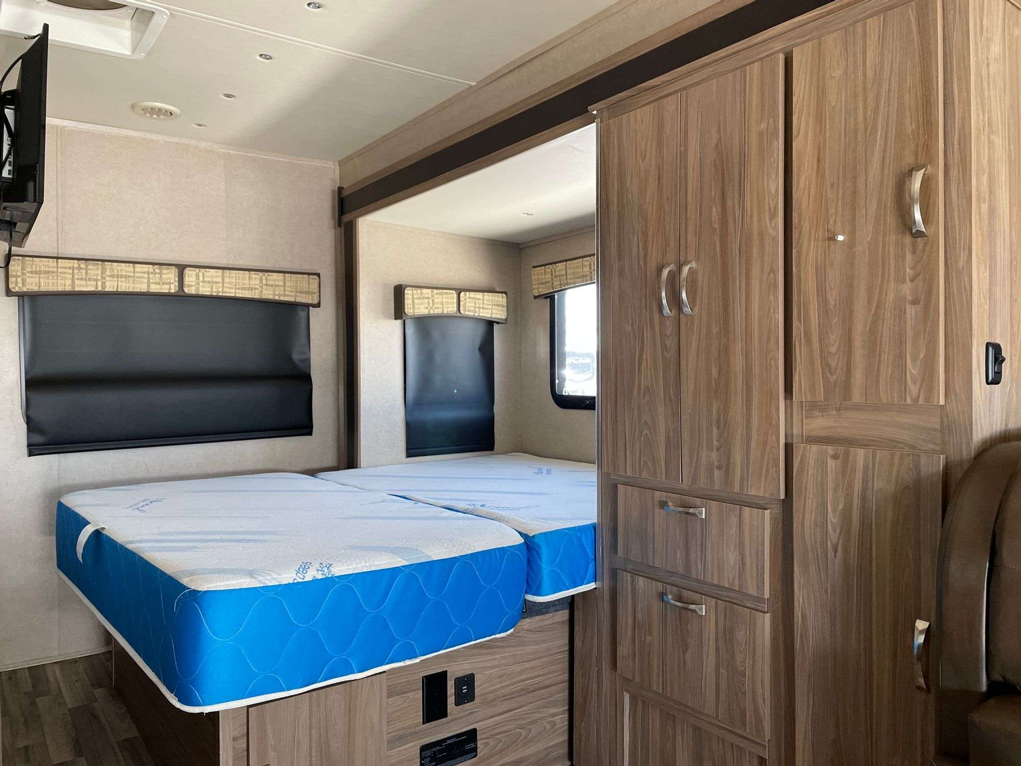 2018 DYNAMAX ISATA 3 24FWM - USED - Camping World