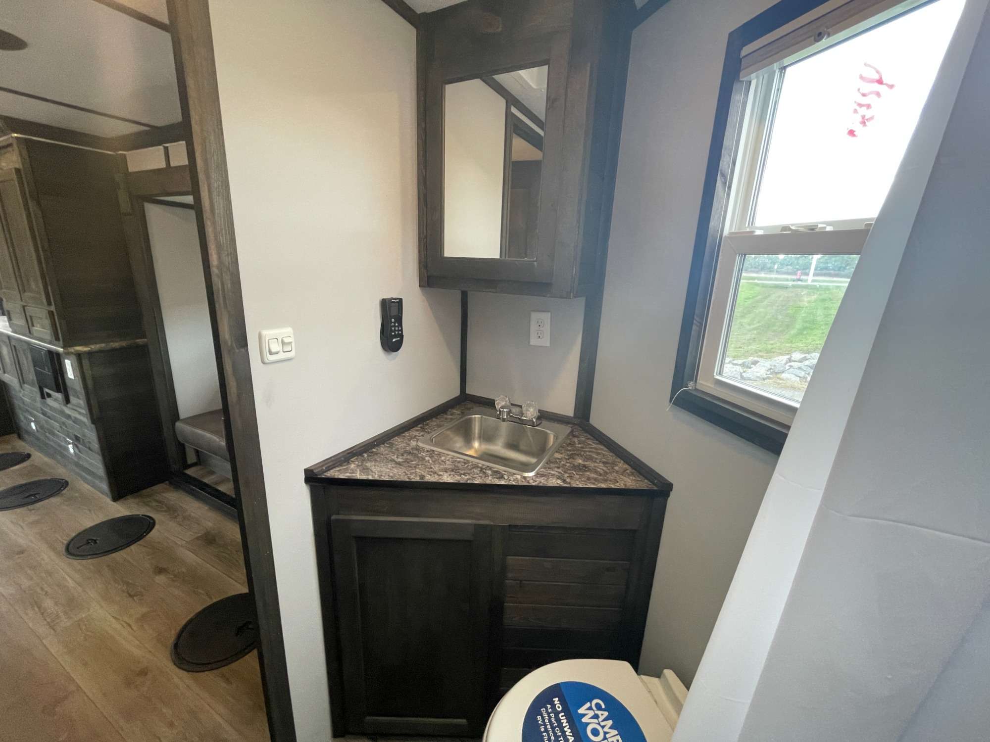 2022 AMERICAN SURPLUS ICE CASTLE RV 8X24V 20TH ANNIVERSARY - USED ...