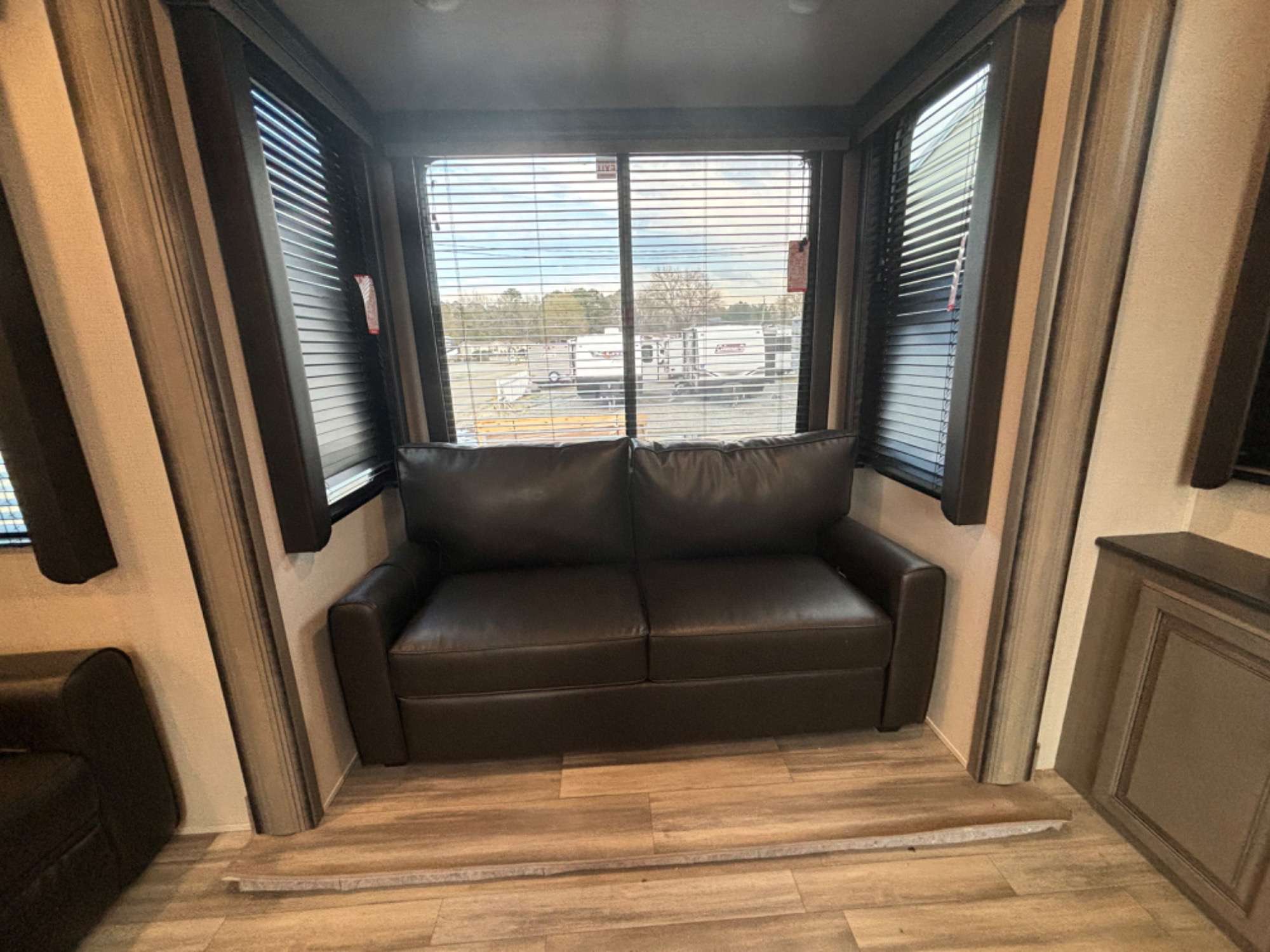 2024 KEYSTONE RETREAT 391RDEN - NEW - Camping World