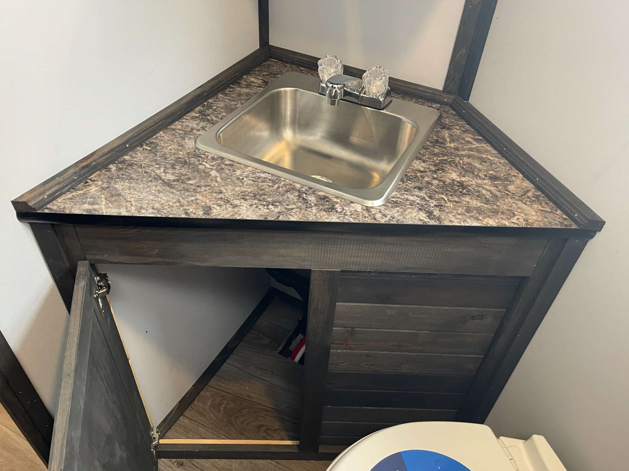 2022 AMERICAN SURPLUS ICE CASTLE RV 8X24V 20TH ANNIVERSARY - USED ...