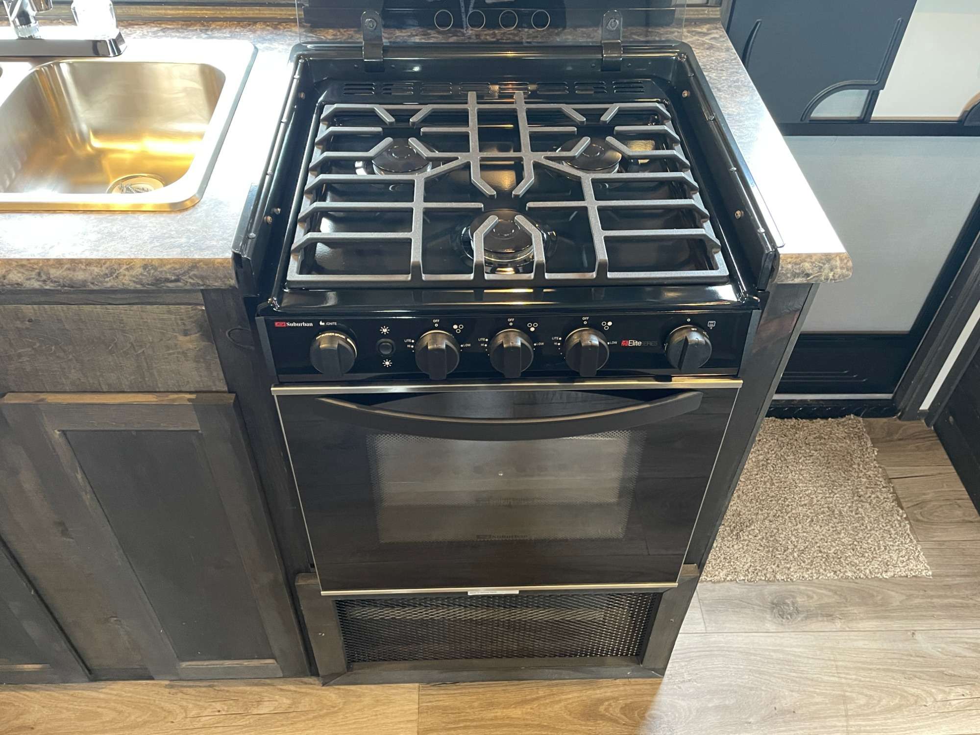 2022 AMERICAN SURPLUS ICE CASTLE RV 8X24V 20TH ANNIVERSARY - USED ...