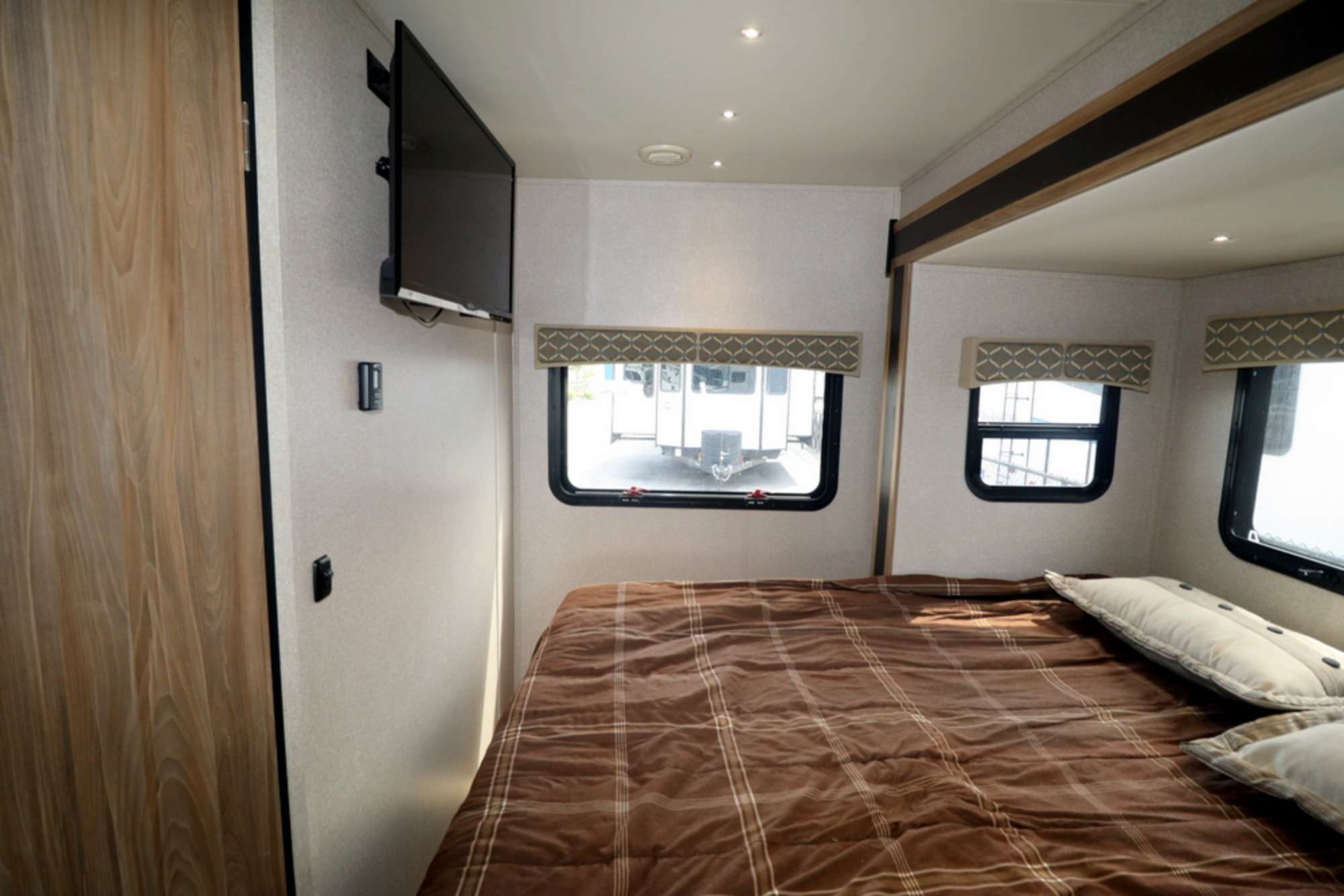 2020 DYNAMAX ISATA 3 24FW - USED - Camping World