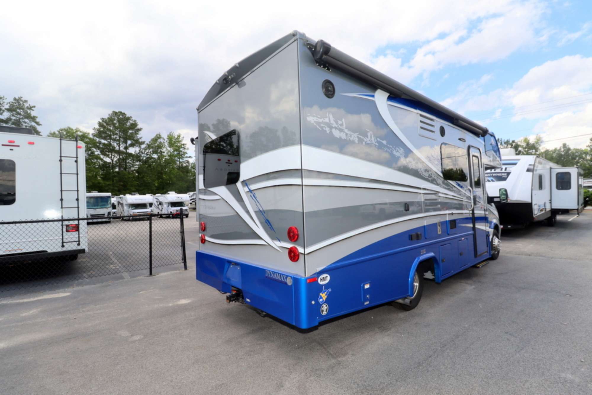 2020 DYNAMAX ISATA 3 24FW - USED - Camping World